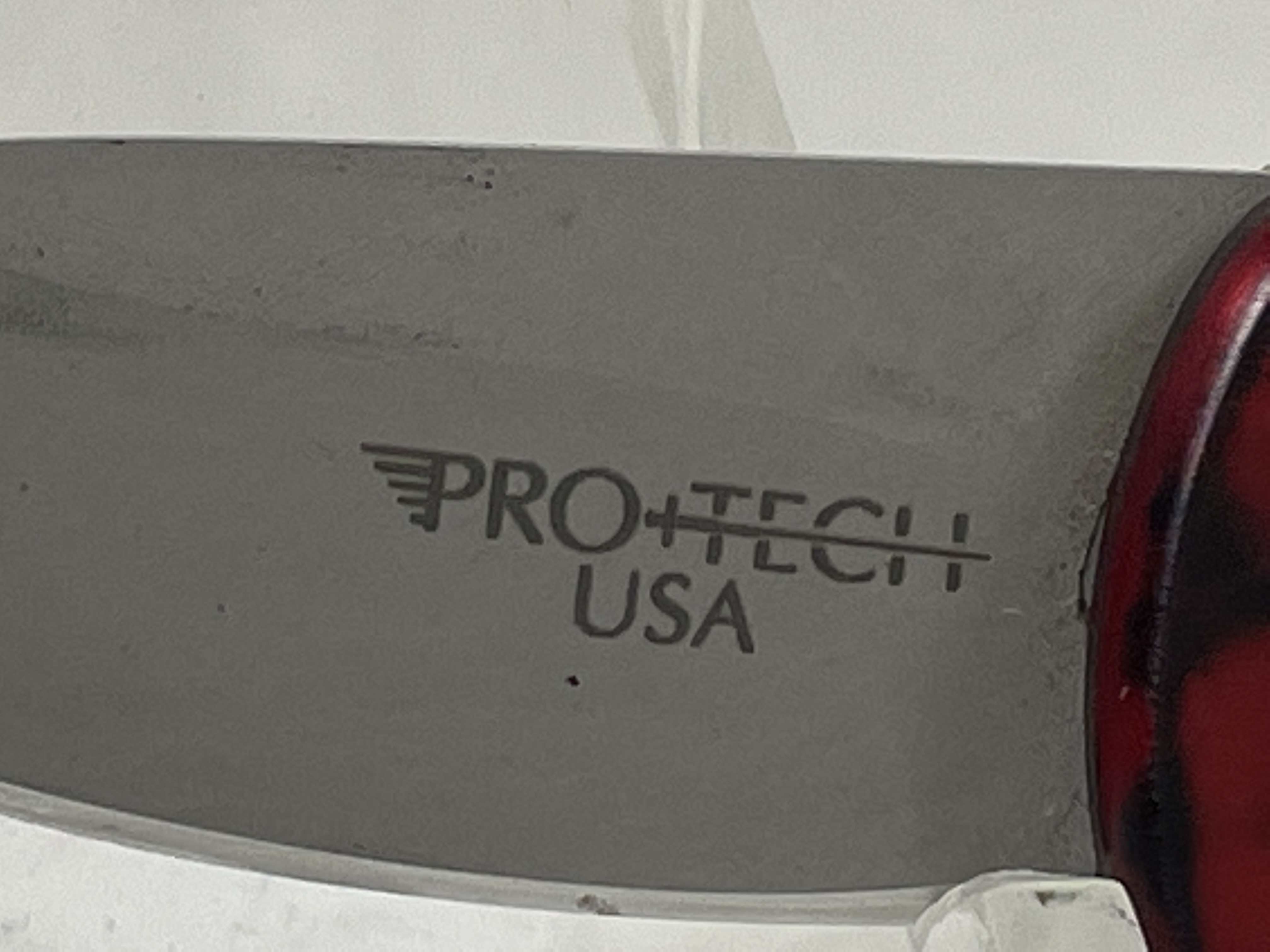 PRO-TECH USA 105 Runt ATS-34 Red & Black Automatic MINT