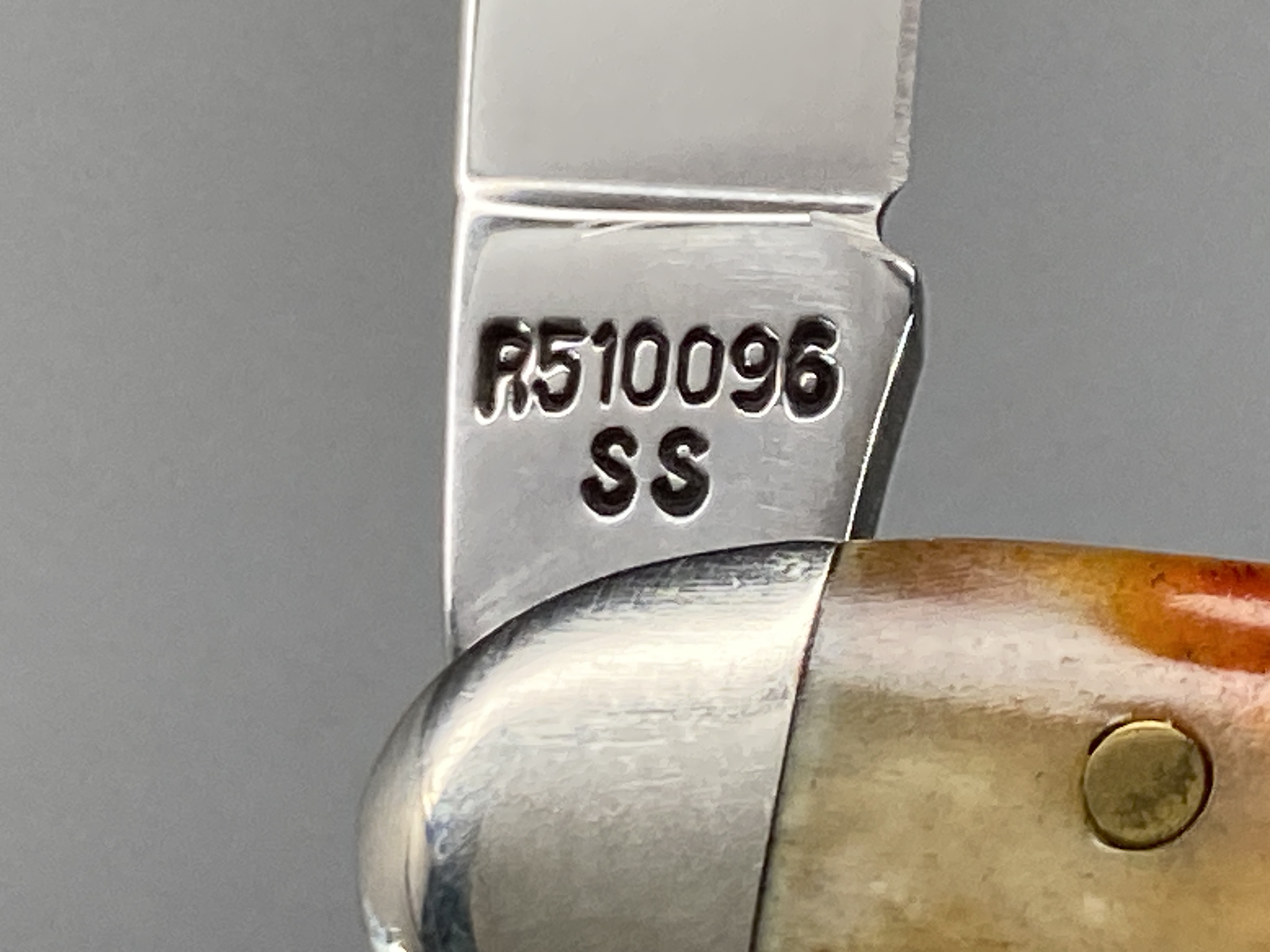 1996 CASE XX USA R510096 SS Red Stag Small Texas Toothpick MINT