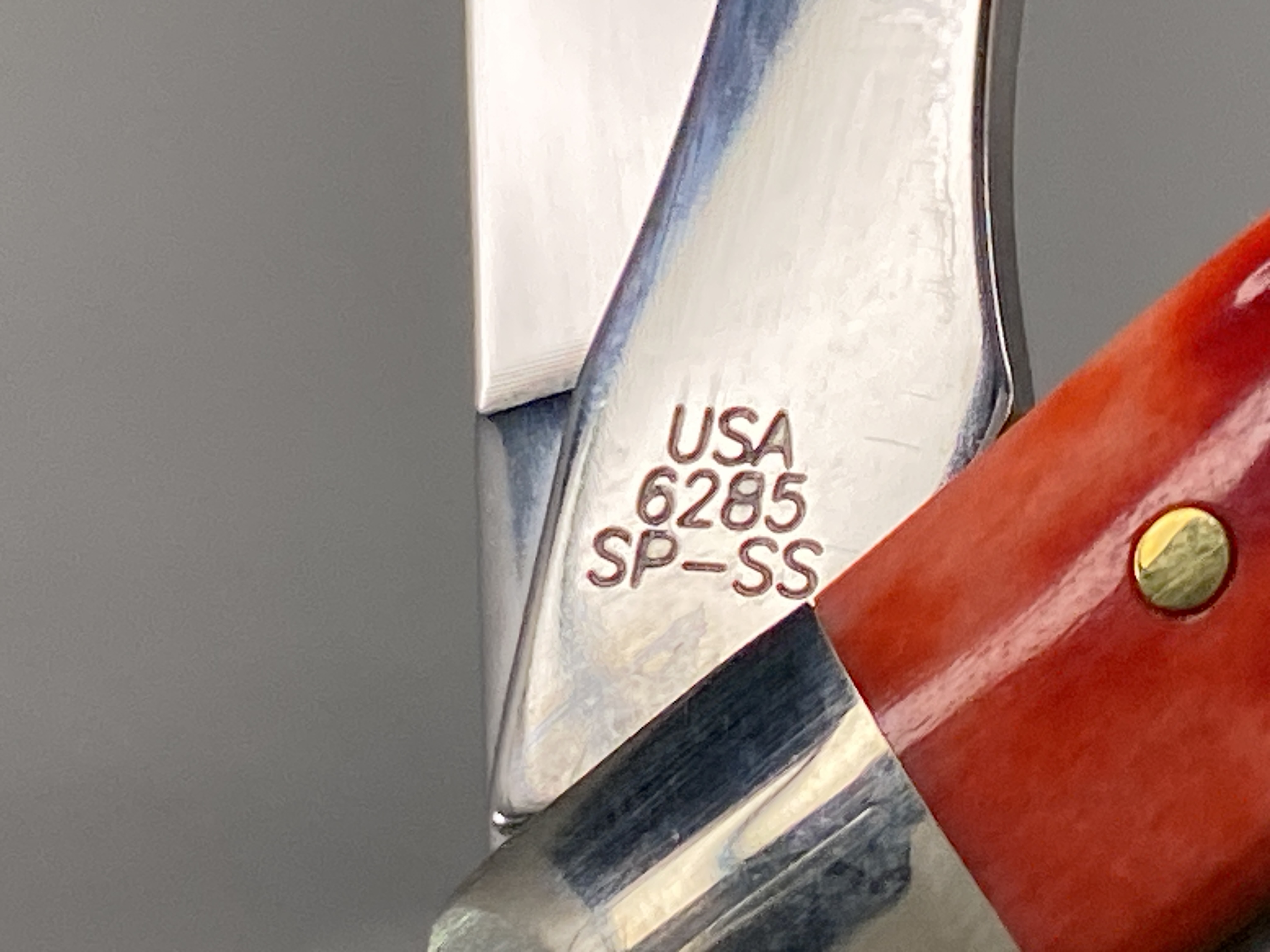 2018 CASE XX USA 6285SP-SS Flag Shield Doctor's Knife MINT