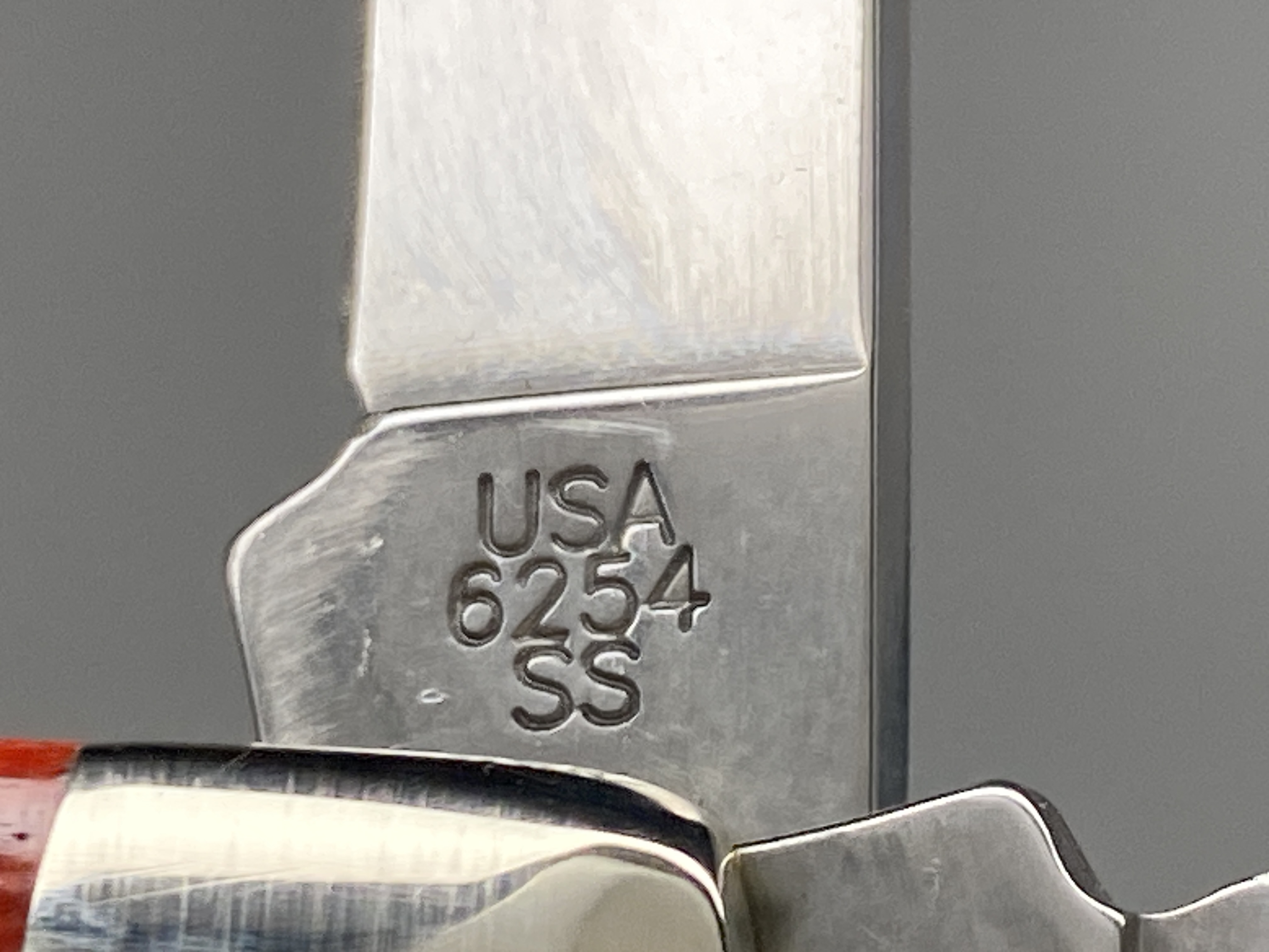 2017 CASE XX USA 6254 SS Red Bone Trapper MINT