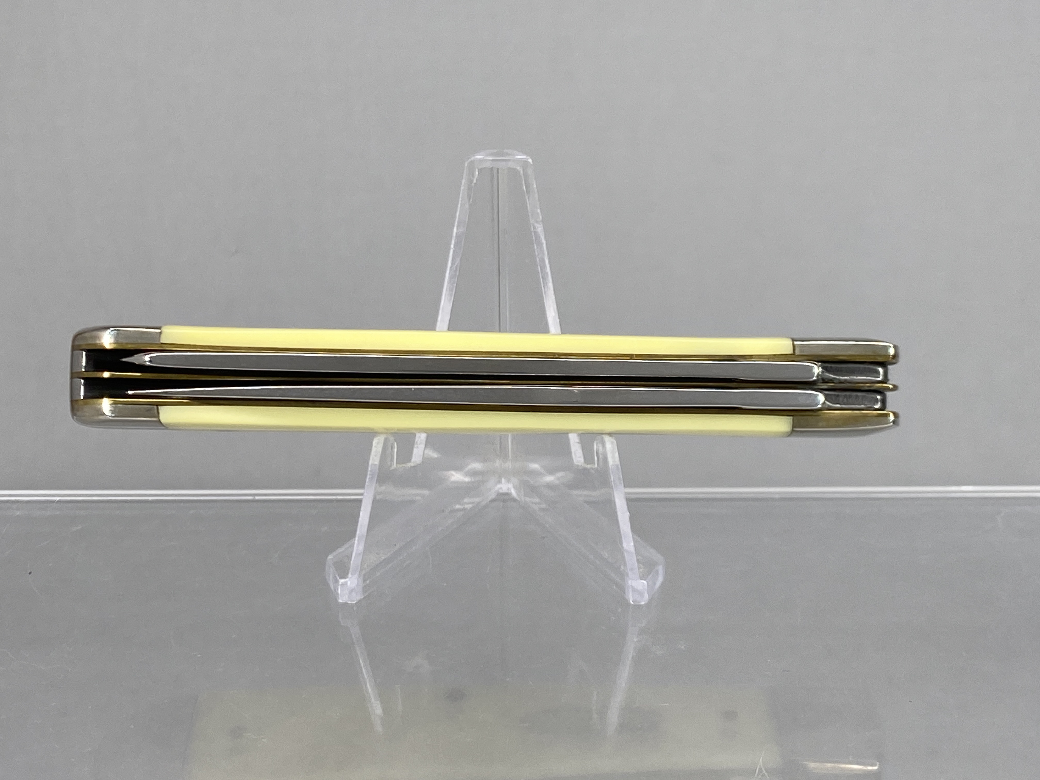 2002 CASE XX USA 3254 SS Yellow Delrin Large Trapper MINT IN BOX