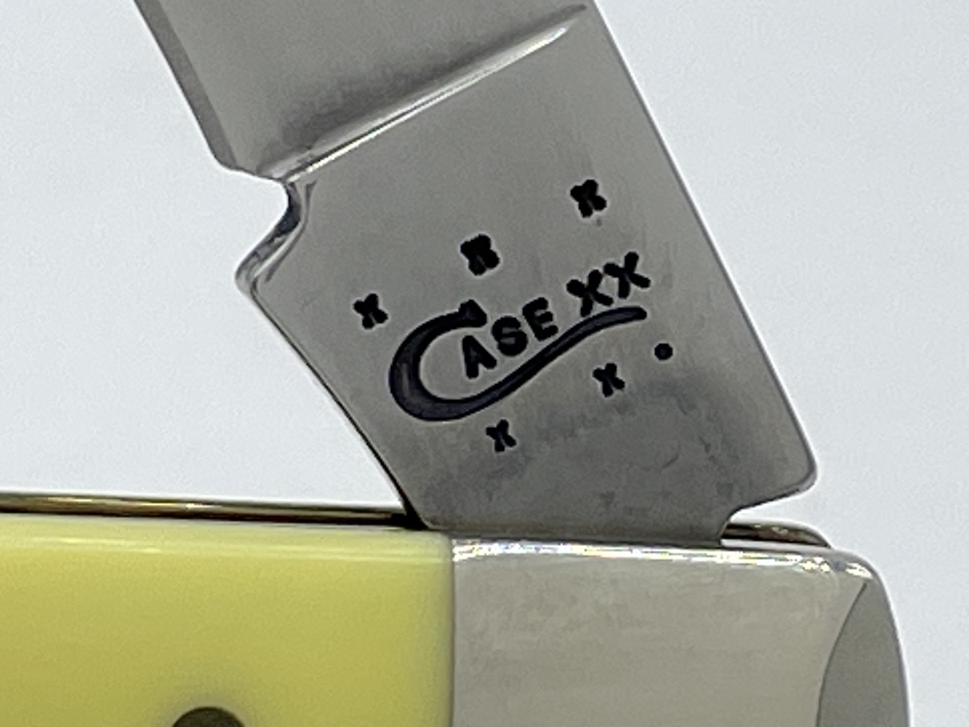 2014 CASE XX 31048 CV Yellow Slim Line Trapper MINT