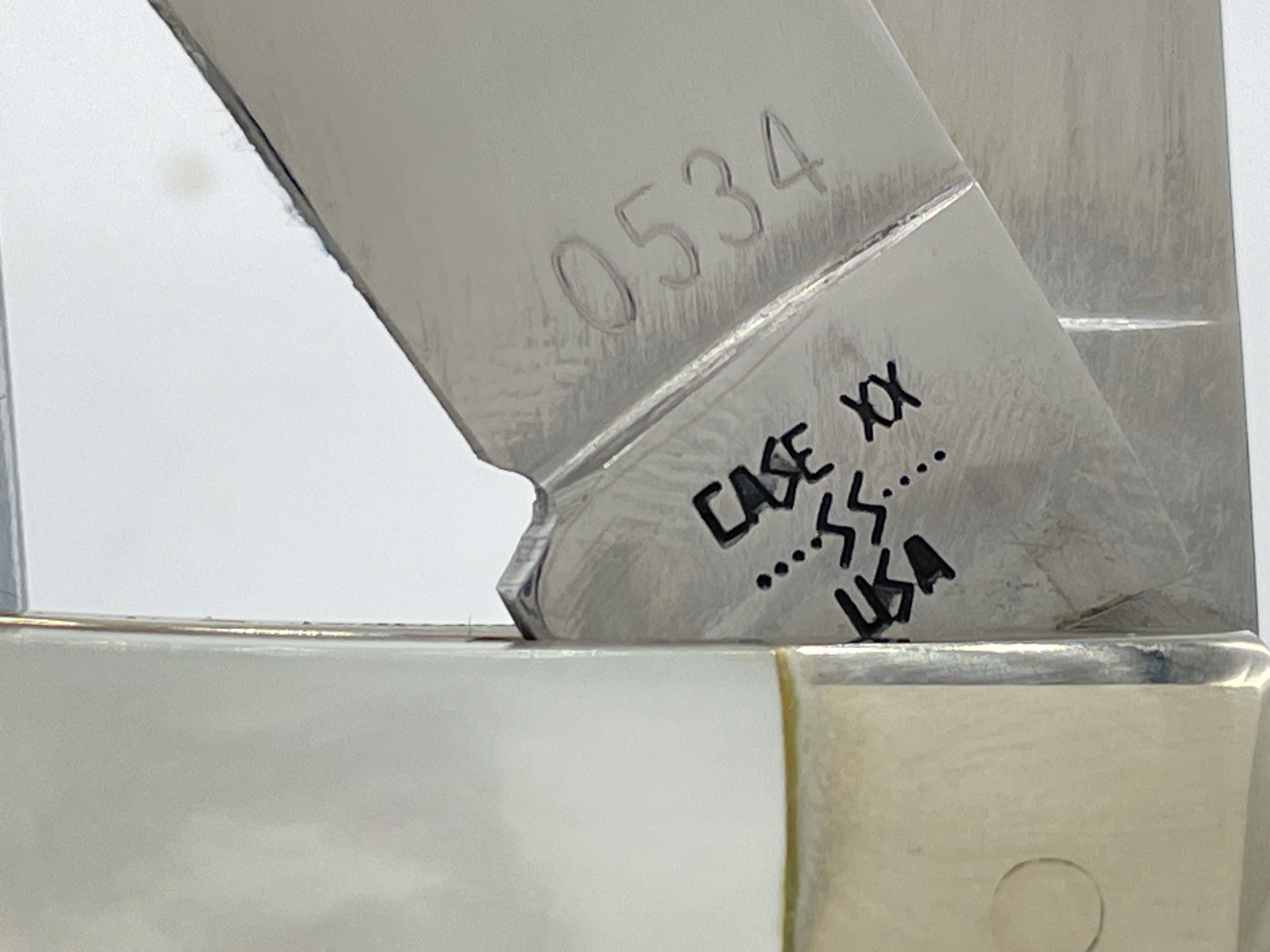 1982 CASE XX Genuine Mother of Pearl Trappers Set MINT IN DISPLAY