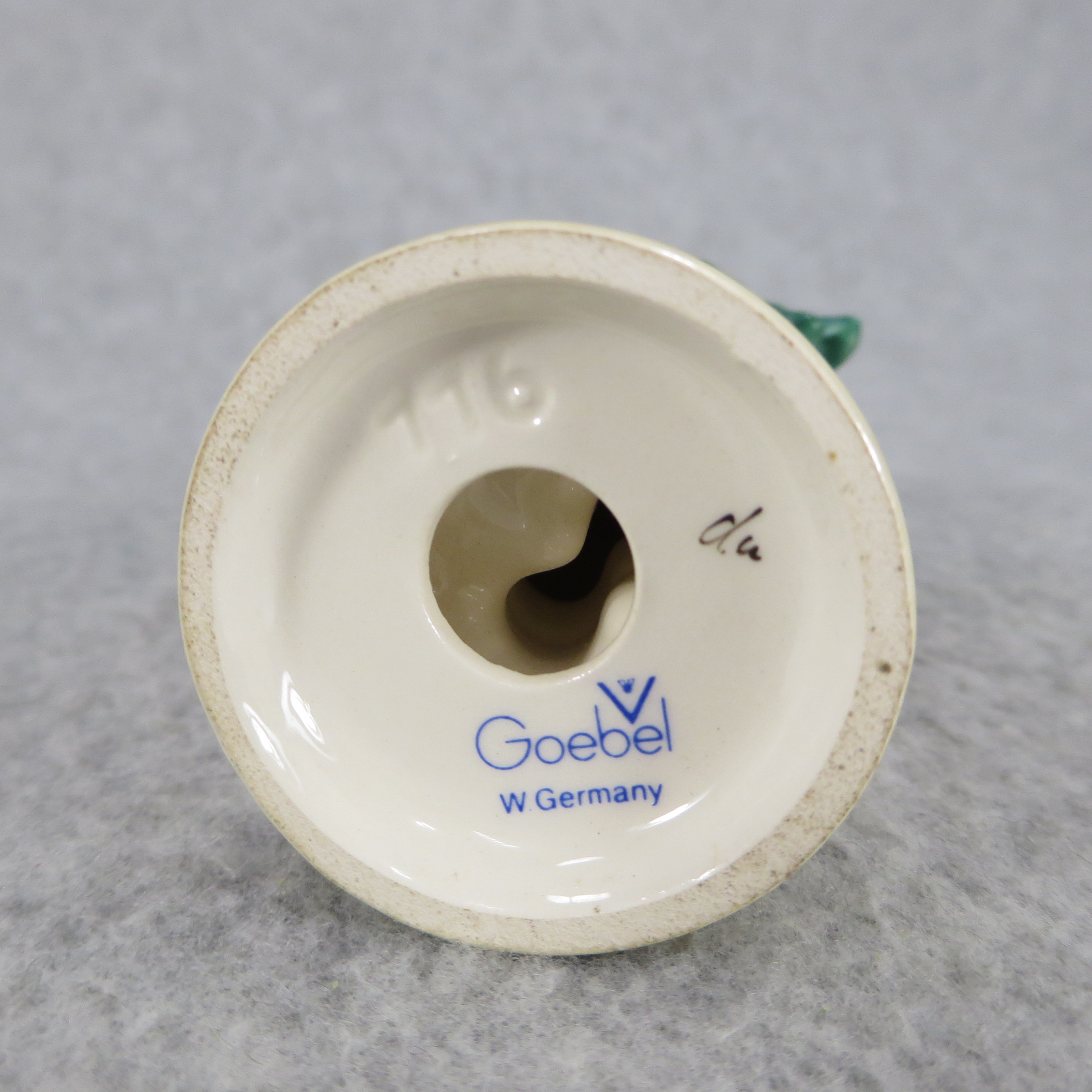 How much is GIRL WITH FIR TREE 3SS Hummel 116 TMK 5 worth? | iGuide.net ...