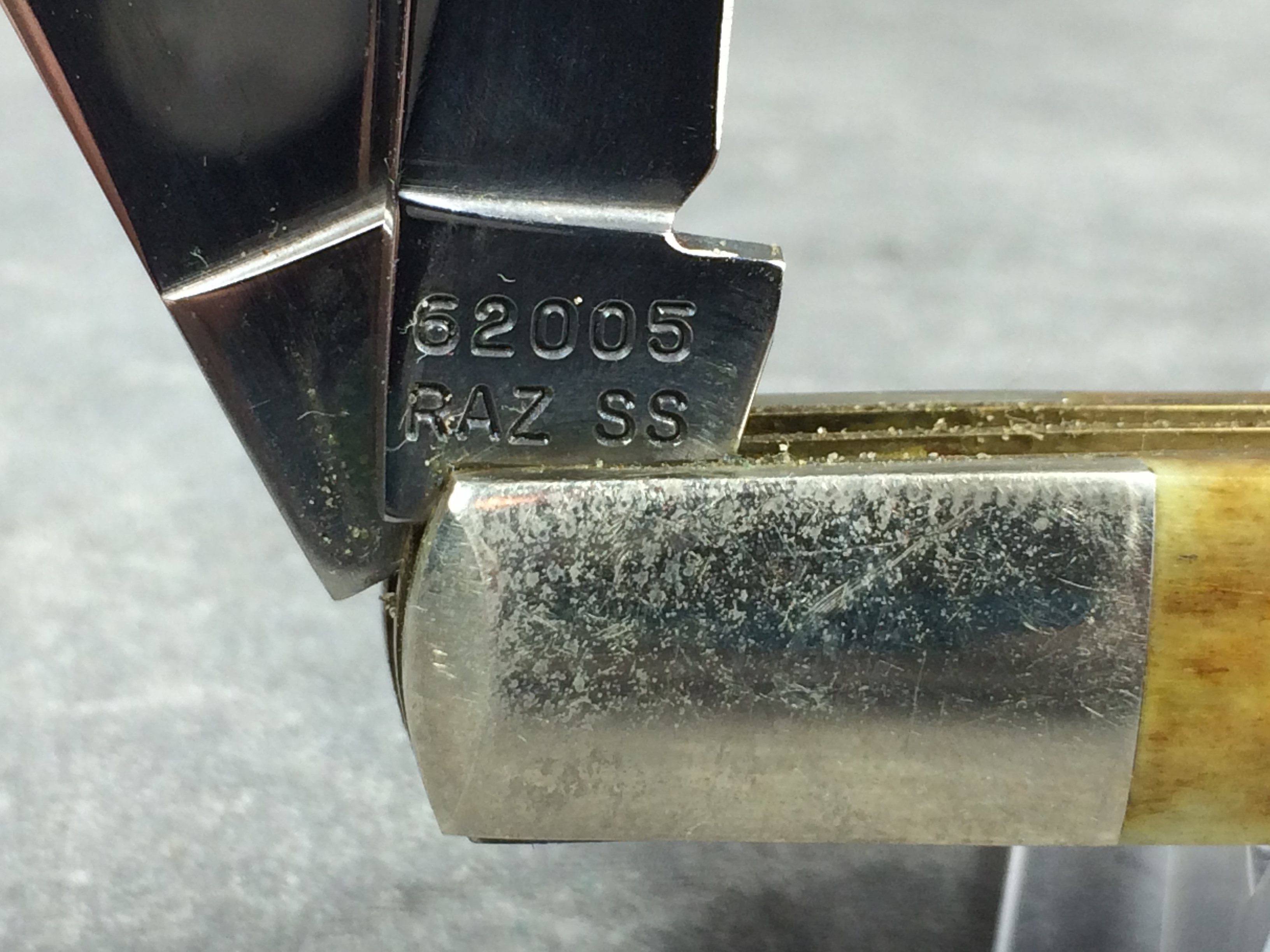 How much is 1995 CASE XX USA 62005 RAZ SS Smooth Bone One Armed Man ...