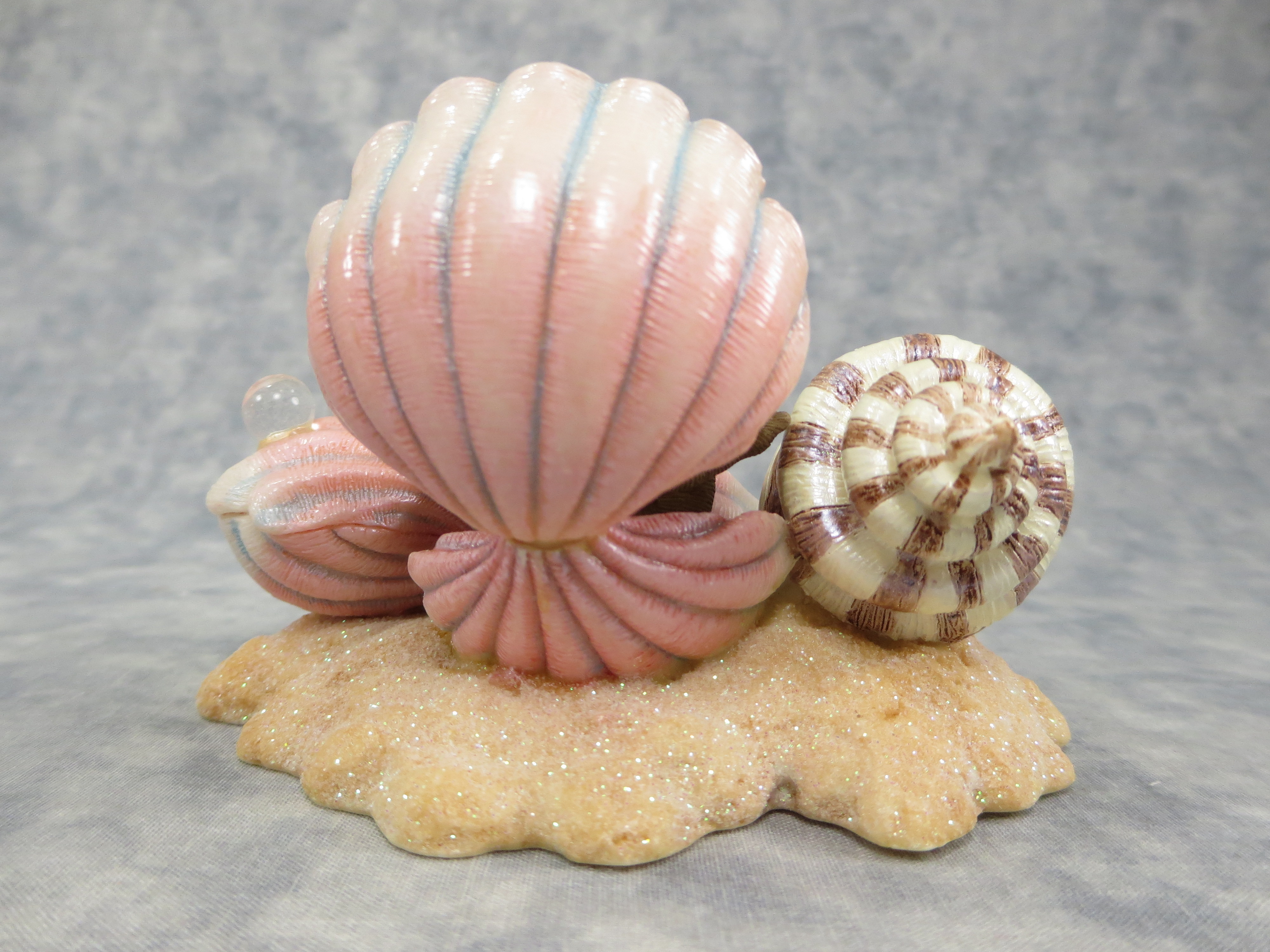 How much is HAPPY AS A CLAM 2-7/8 inch Mouse/Beach Seashell Figurine ...