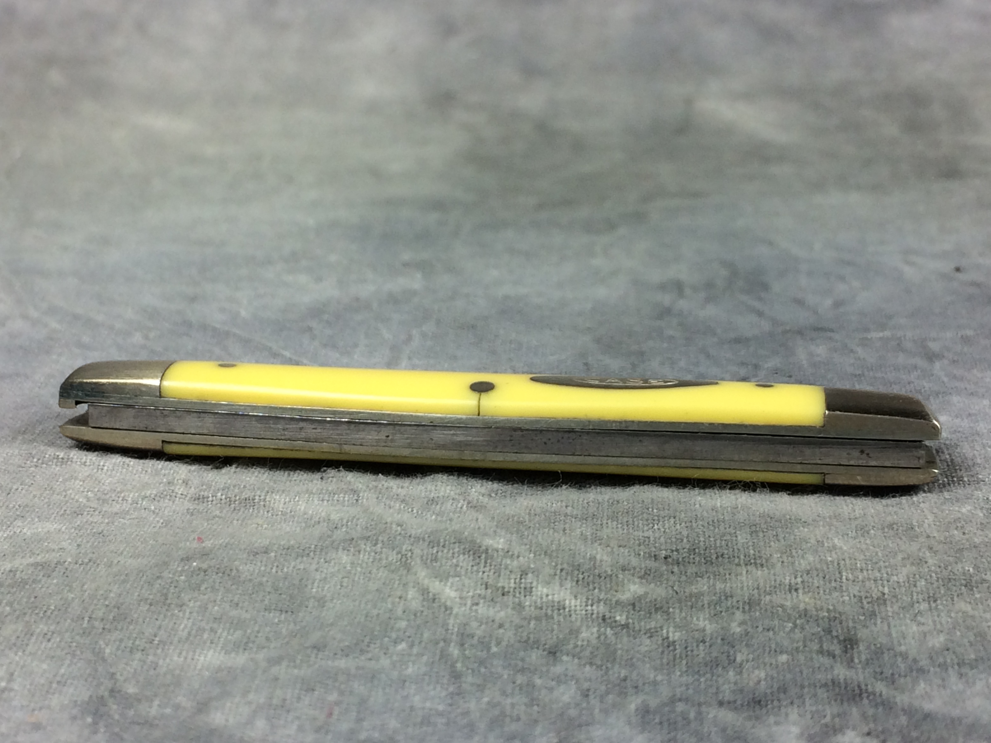 How much is 1973 CASE XX USA 3233 Smooth Yellow Half-Stockman Knife ...