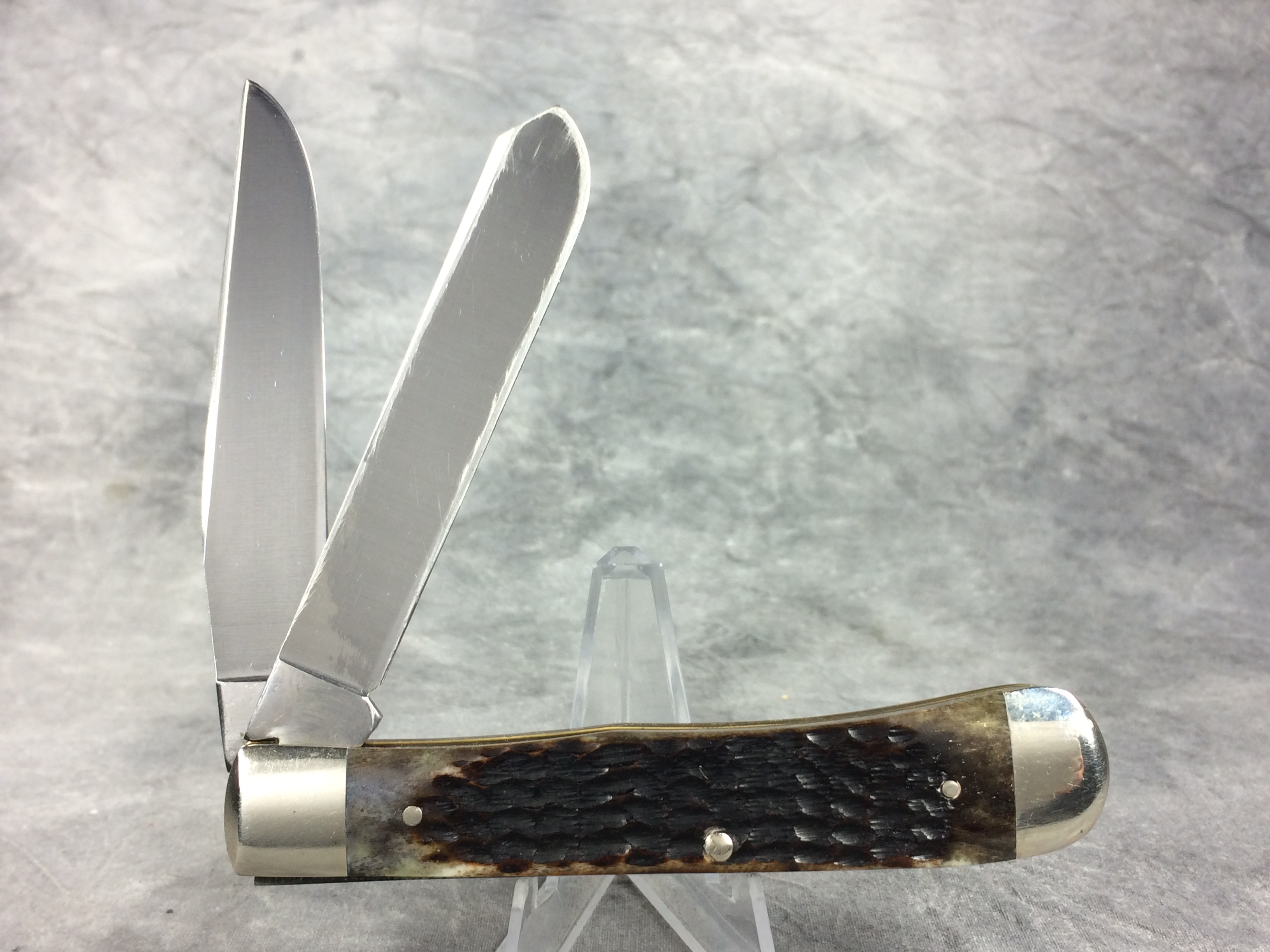 How much is 1977 CASE XX STAINLESS USA 6254 SSP Razor Edge Jigged Bone ...