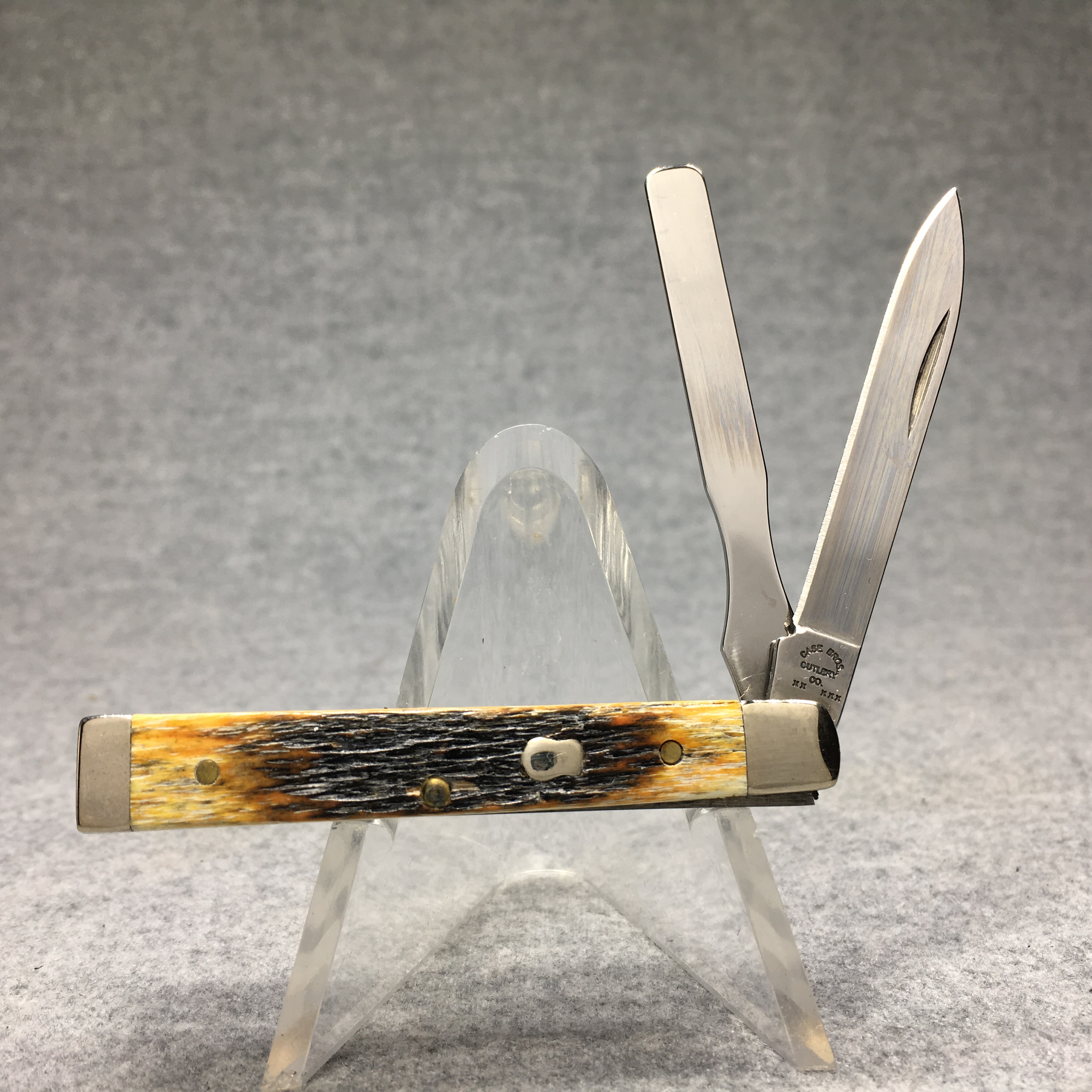 How much is 2005 Case Brothers 6282 SP SS Antique Russell Bone Doctor's ...